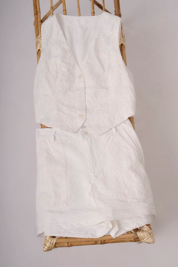 Conjunto Sastrero Chaleco y Short Pollera Lino Sastreria Broderie ...